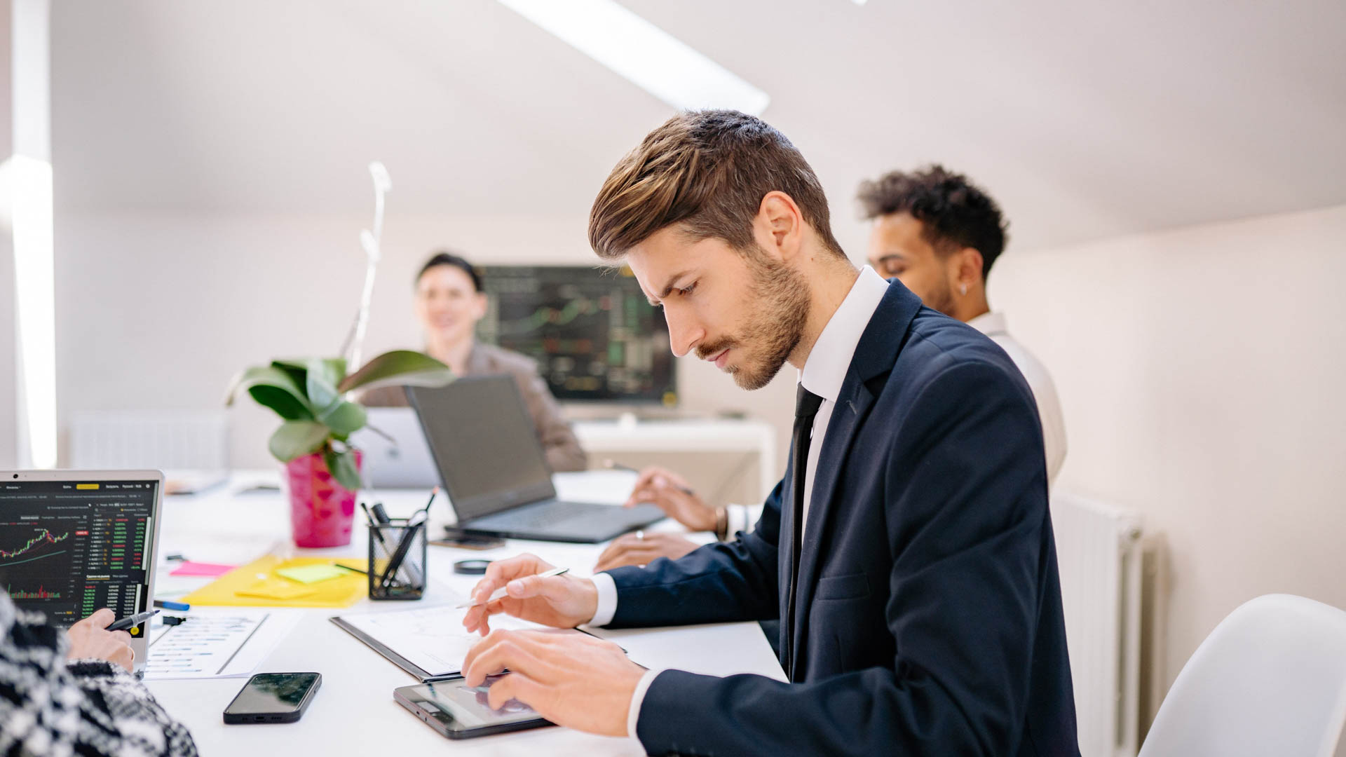 Brand Manager Responsibilities: 2025 Guide to Key Duties