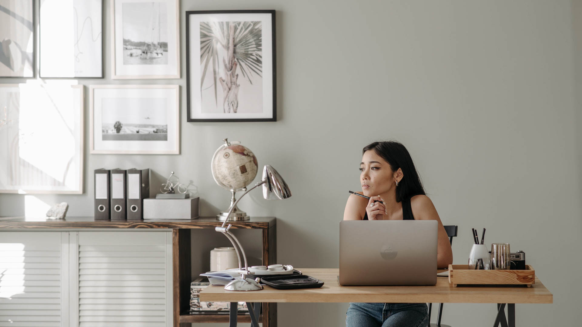 Leadership Interview Questions and Answers: Top 20 Examples