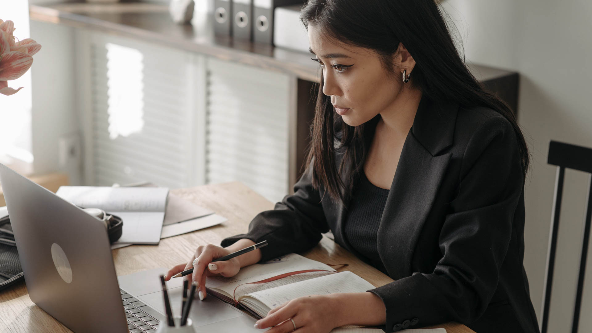 Flexible Hours Jobs: Discover 63 Careers with Flexibility